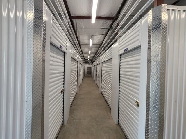 Pearl Point Storage - Everything deserves a home.